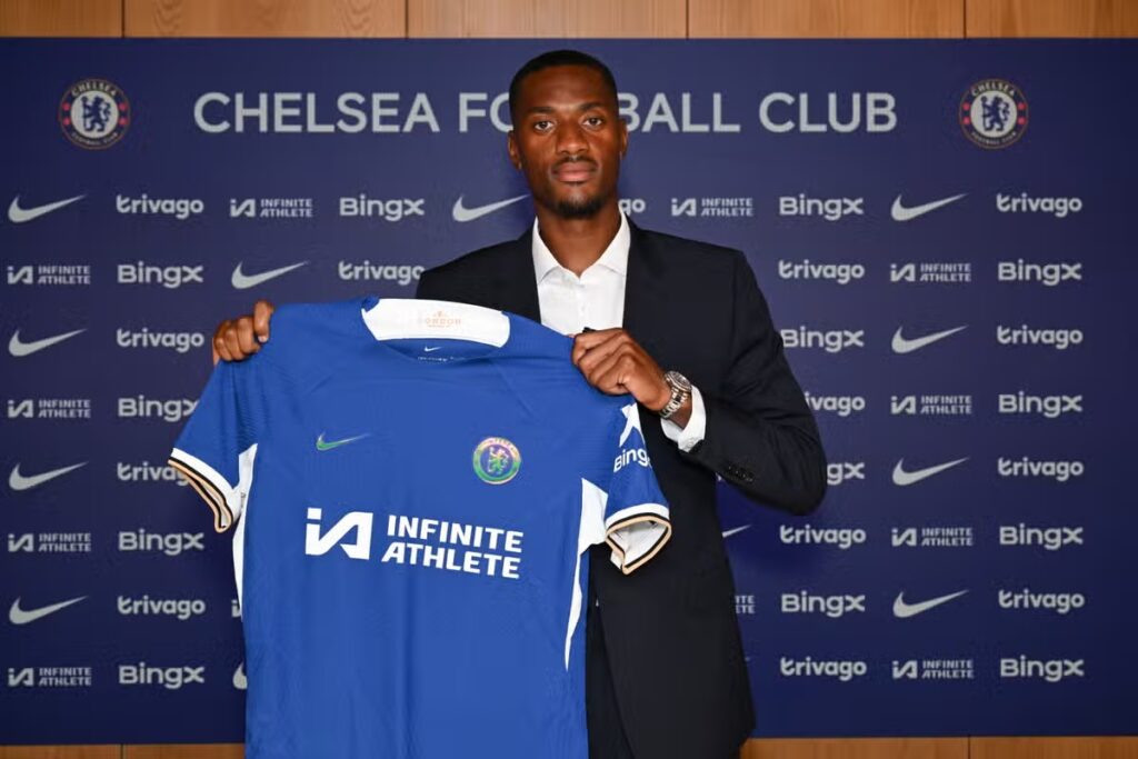 Por qué Tosin Adarabioyo se unió al Chelsea por encima de Man United